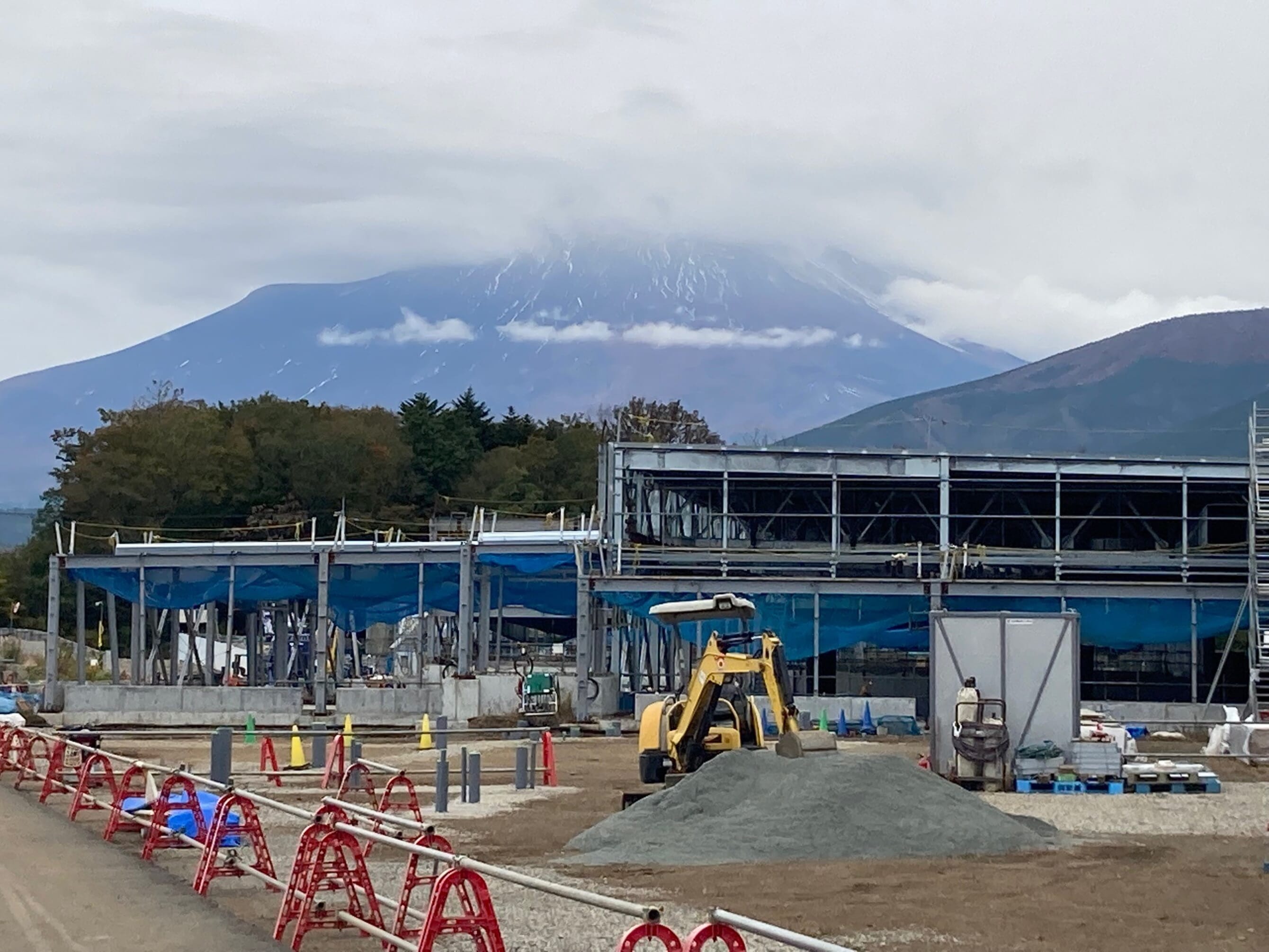 Land-based salmon farm adopts innovative water-borne feeding system ...